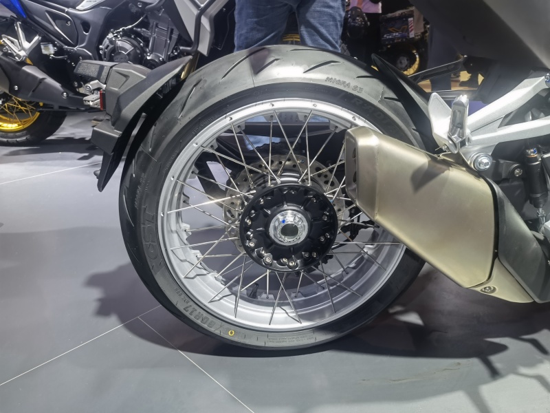 2022重庆摩展：凯越321系列车型亮相_易车