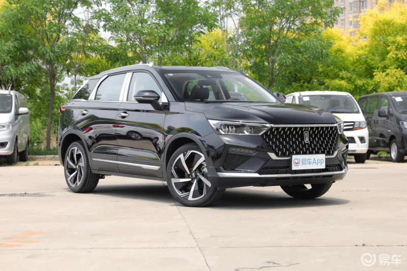 2023款奔腾T77买哪款？差价不到1W，建议直接上顶配_易车