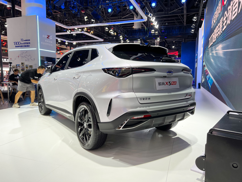 2022成都车展：外观更运动 抢先实拍长安欧尚X5 PLUS_易车