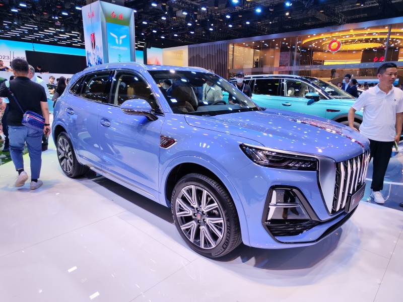 2023上海车展：一汽红旗HS5正式亮相_易车