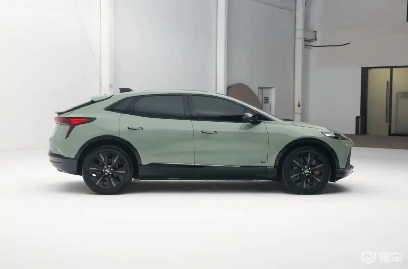 别克E4正式发运并将开启交付 售18.99万元起_汽车产经网