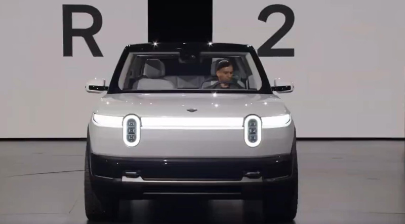 RIVIAN R2正式发布 起售价4.5万美元/预计2026年上半年交付_汽车产经网