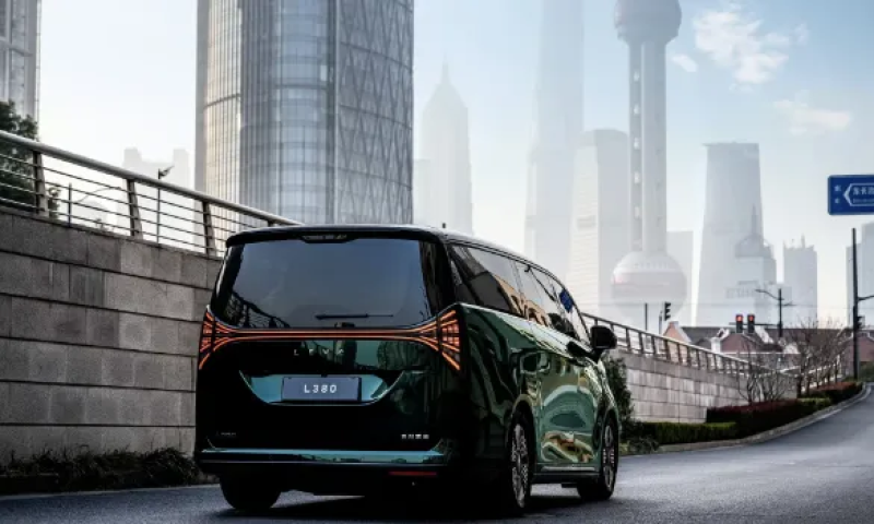 吉利LEVC L380官图发布 推6座和8座车型/纯电续航650km_汽车产经网