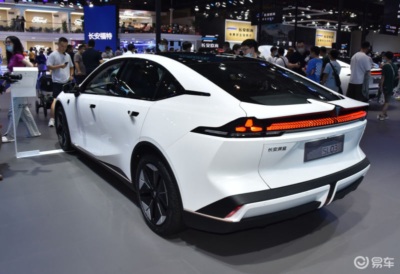 长安深蓝SL03正式上市，有成为“爆款”的实力么？_易车