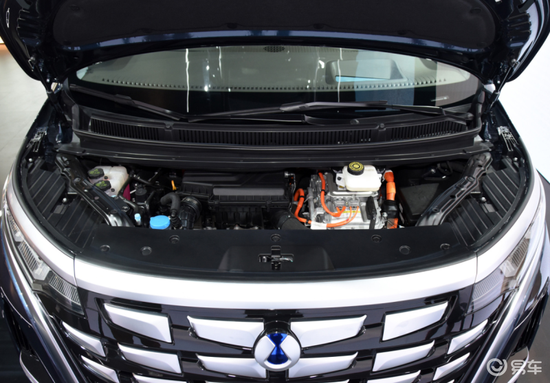 32.98万起，背靠比亚迪的腾势D9终于来了_易车