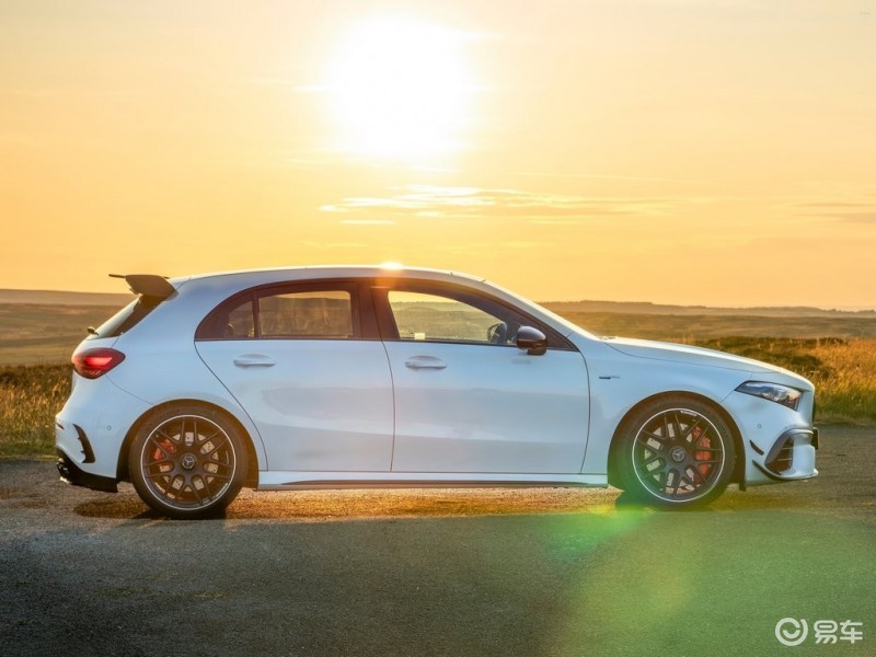 中期改款车型奔驰AMG A45 S官图首发，更时尚运动_易车