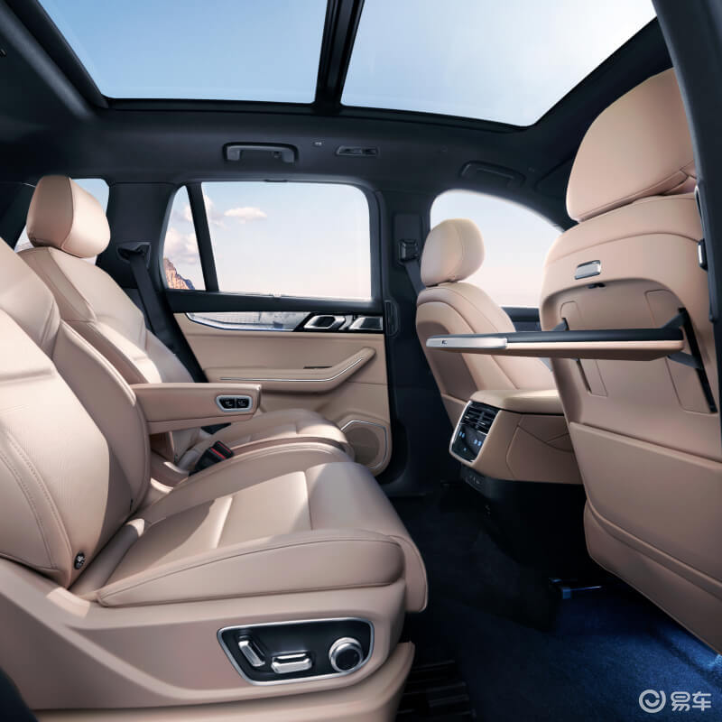 瞄准理想L8？这SUV售价30.78万起 还有双腔空悬！_易车