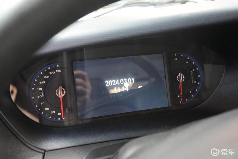 NJ2046的“继承人” 依维柯欧胜4×4越野底盘亮相_易车