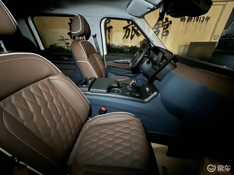 LEVC TX5实车曝光 主打家用7座MPV市场_易车