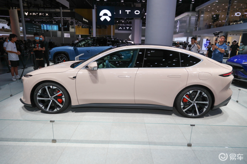 2022成都车展：这台蔚来ET5不太一样 图解蔚来ET5新颜色_易车