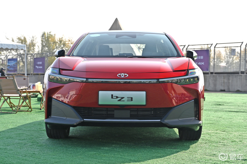 运动属性拉满/纯电续航超600KM 实拍一汽丰田bZ3_易车
