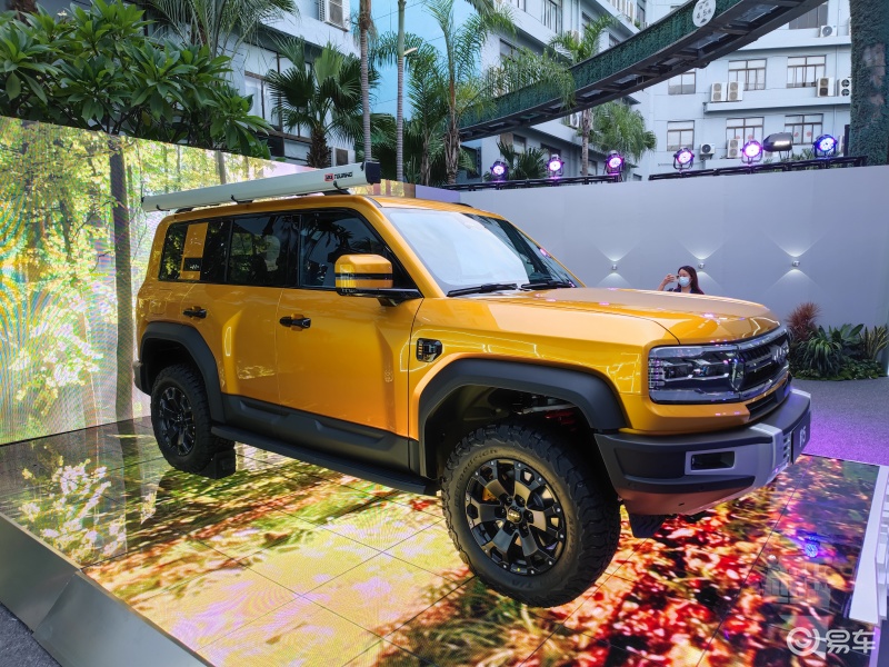 方程豹豹5实车亮相 定位中型SUV/搭载DM-o混动系统_汽车产经网