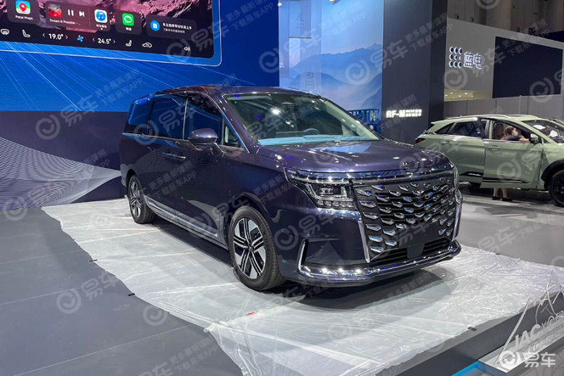 2023成都车展探馆：江淮瑞风RF8_易车