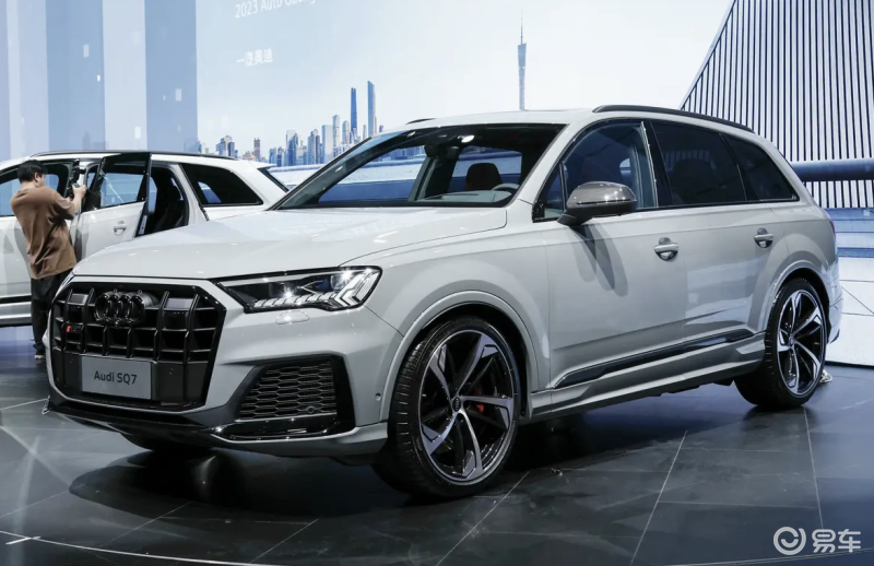 2023广州车展：全新奥迪SQ7暗夜骑士版预售117.0万元_易车