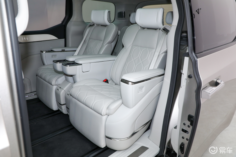 2023广州车展：沃尔沃EM90亮相_汽车产经网