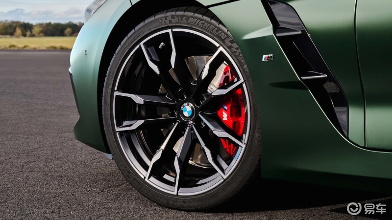 宝马Z4 M40i 6MT车型的官图正式发布 展现原始机械操控感_易车