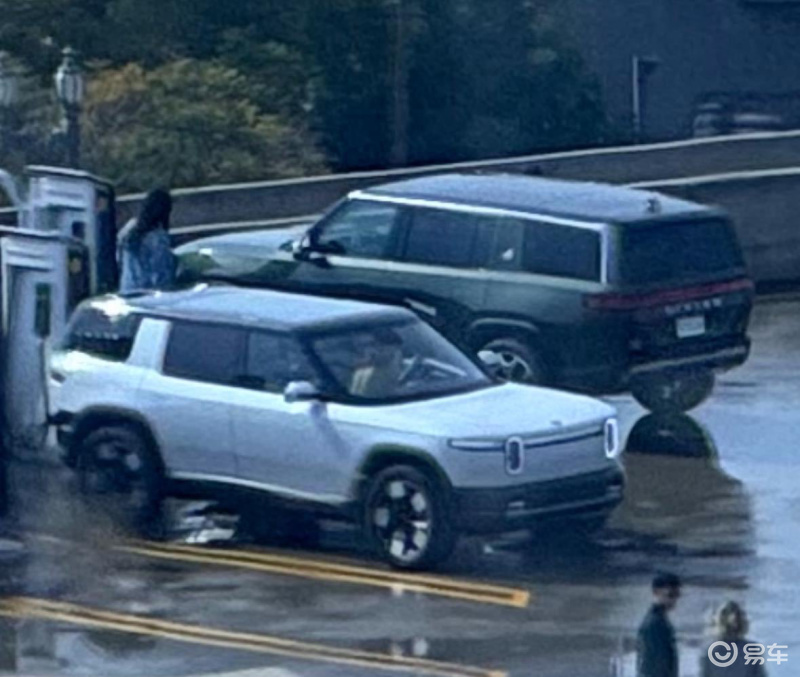 RIVIAN R2实车图曝光 3月7日全球首发_汽车产经网