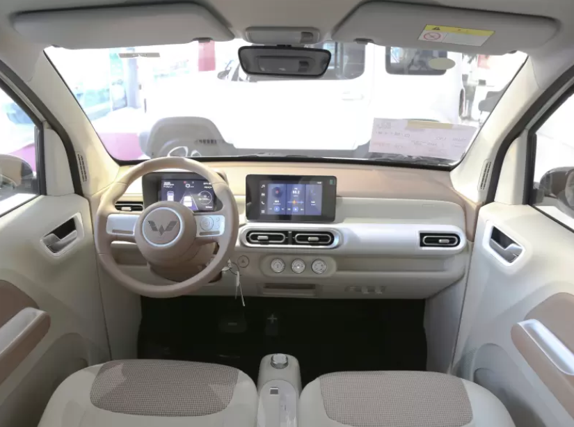 奔腾小马对比五菱宏光MINI EV，A0级别纯电怎么选？_易车