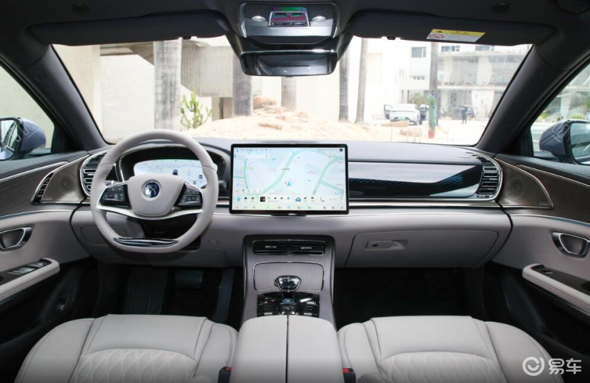 比亚迪汉EV荣耀版上市！天神之眼＋DiPilot 100_易车