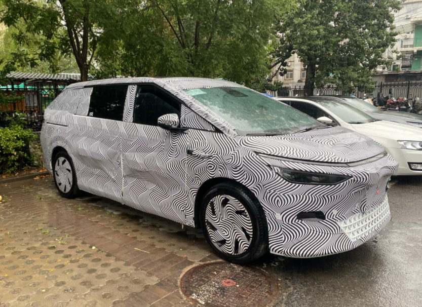新车曝光！小鹏将推出首款MPV X9和全新SUV G7_易车