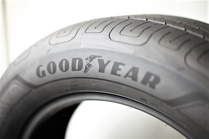 蔚来ES6运动版搭载的这款固特异e锐乘轮胎型号是255/55 R_易车