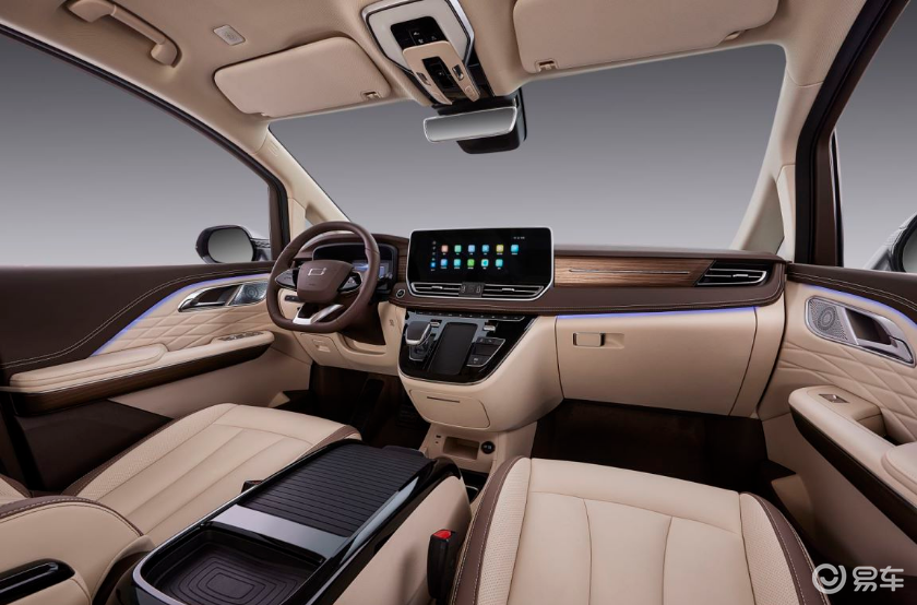 奔腾全新MPV内饰曝光：轴距超传祺M8，二排通风按摩配齐_易车