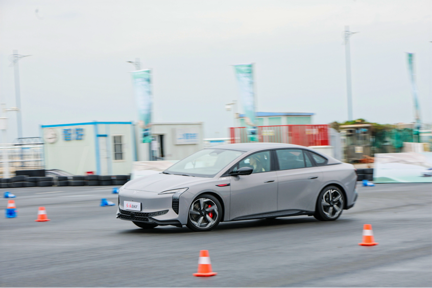 红旗EH7上市 售价：22.98万-30.98万元_易车