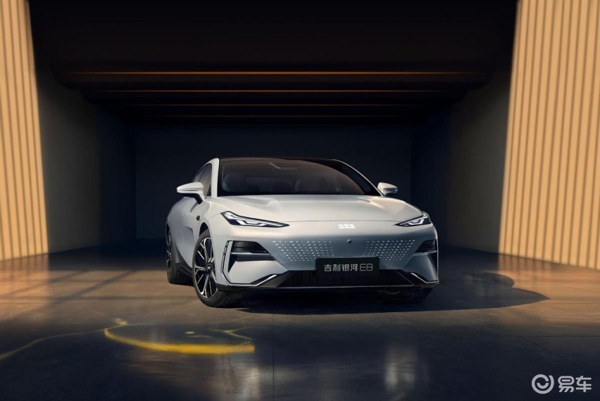 从某种意义上来讲也是对小米SU7的一种围堵这就形成了高低配_易车