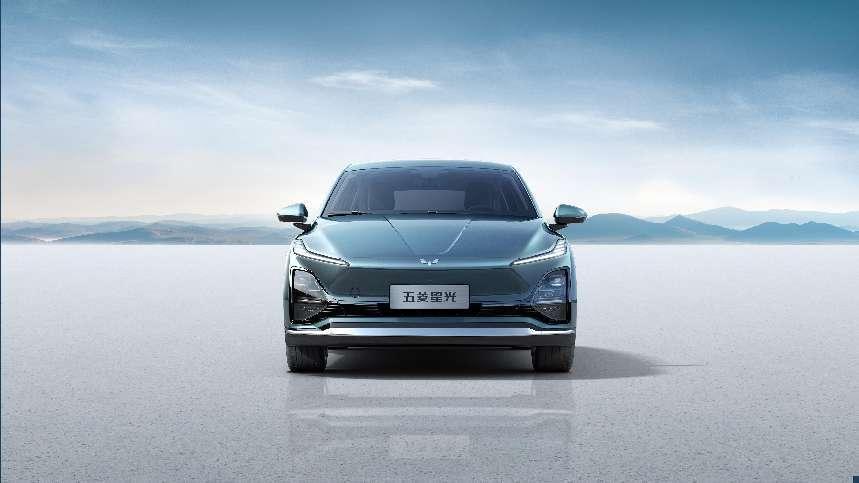 五菱首款轿车星光曝光：颜值出众双动力加持，新车诚意十足_易车