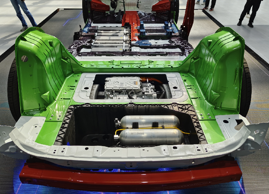 小鹏X9比如后轮转向技术的供应商_易车