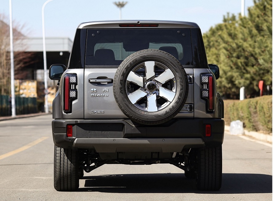 BJ40e搭1.5T增程混动+电四驱，配“三把锁”_易车