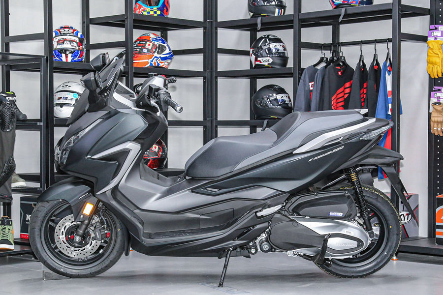 加价也一车难求的踏板 静态实拍感受本田NSS350的魅力_易车