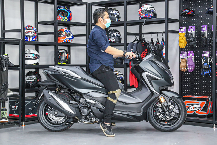 加价也一车难求的踏板 静态实拍感受本田NSS350的魅力_易车