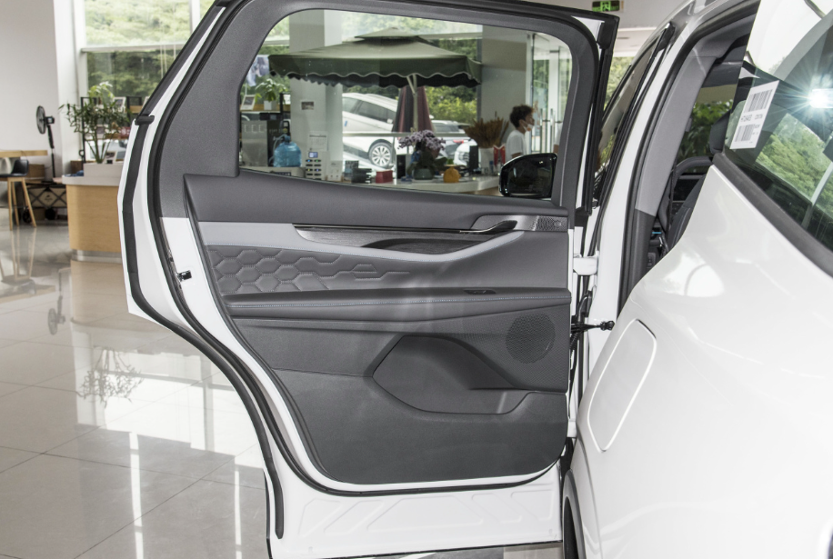 6L油耗、7S加速、1188公里续航力，环保又实用_易车