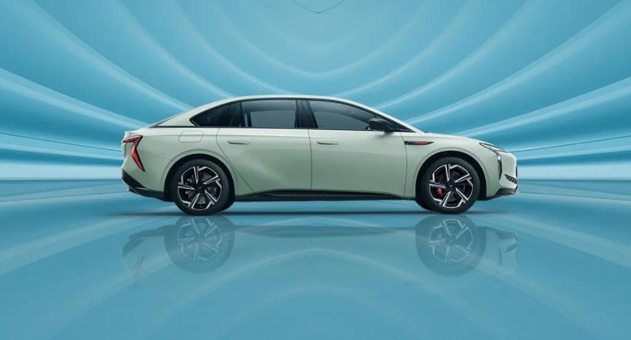 开卷，红旗EH7：22.98万起，双叉臂独悬+五连杆独悬_易车