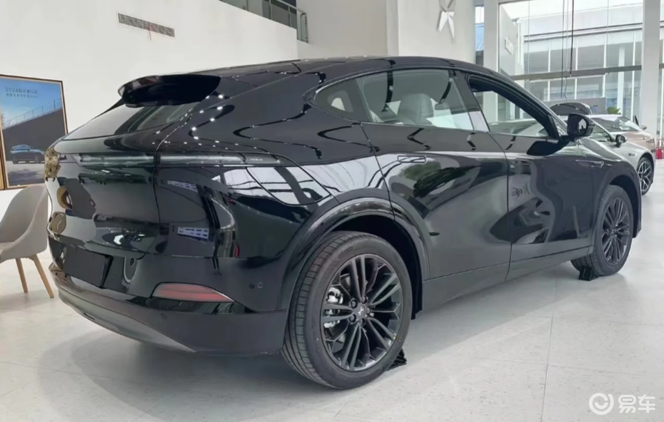 新款小鹏G6到店，黑武士造型运动，配20寸轮毂，近期上市_易车