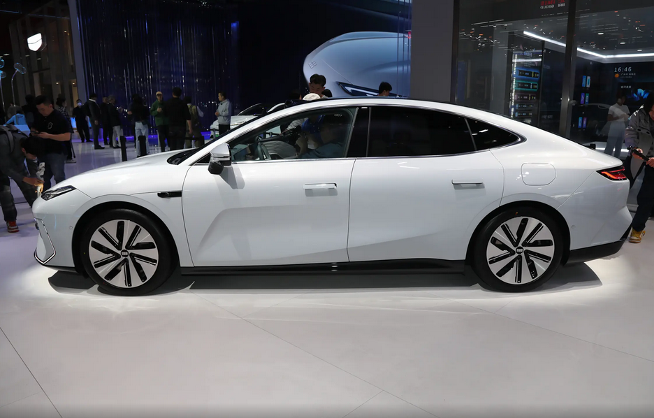 吉利银河E8也基于800V高压平台打造_易车