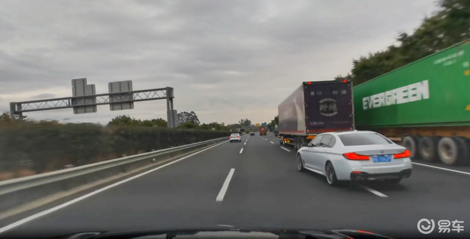 从AEB到eAES：华为「边刹边让」实现主动安全技术升维_易车