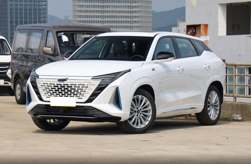 蓝电E5 vs 欧尚Z6 iDD，巅峰对决谁能拿下？_易车