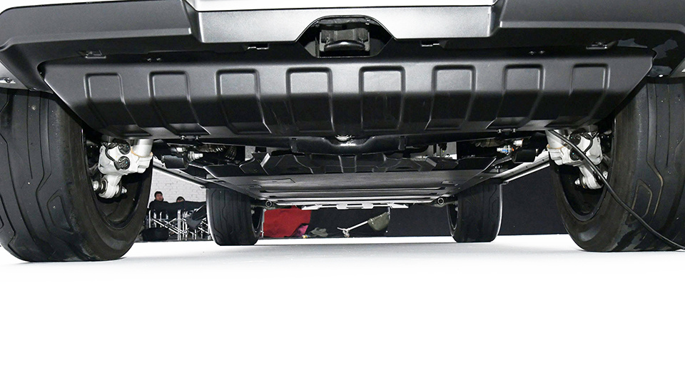 没轮毂电机，都是四电机的奔驰EQG与仰望U8区别在底盘？_易车