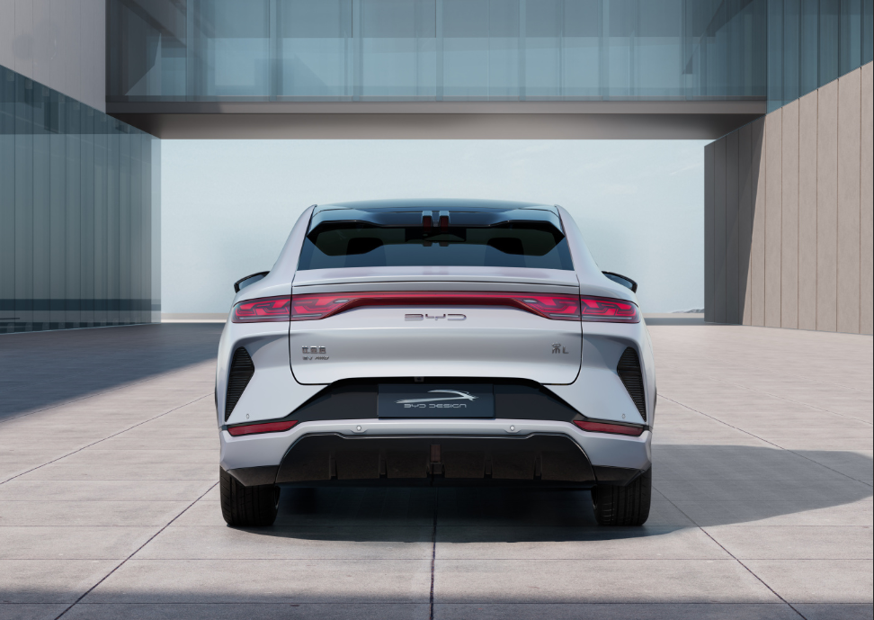 比亚迪宋L的车身长宽高分别为4840×1950×1560mm车身_易车