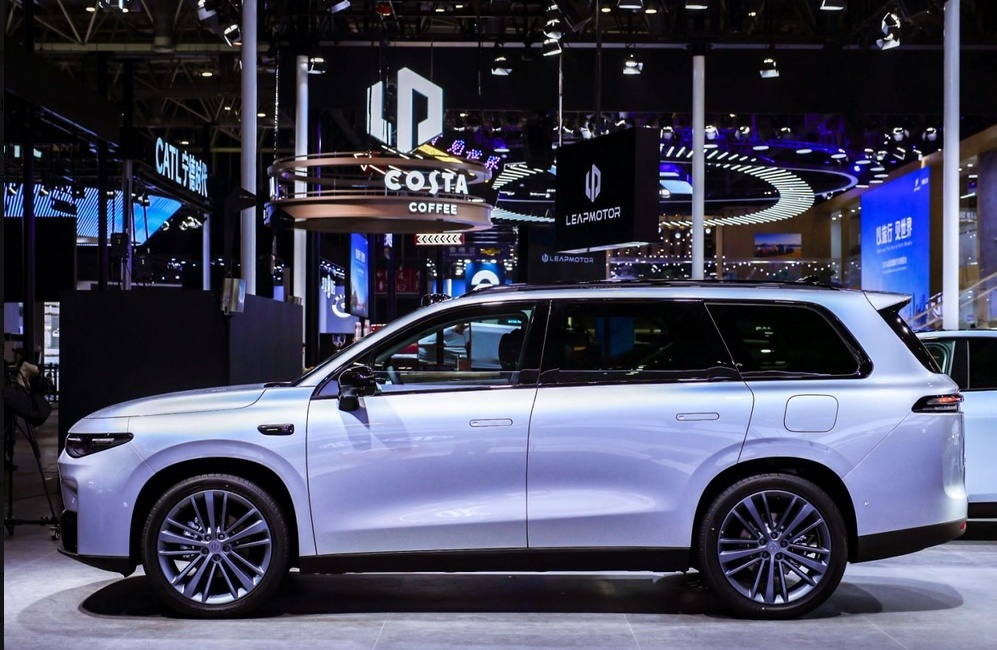 定义全新MPSUV，零跑C16亮相北京车展预售发布_易车