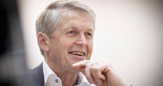 德国走访戴姆勒首位非德裔CEO继任者_易车