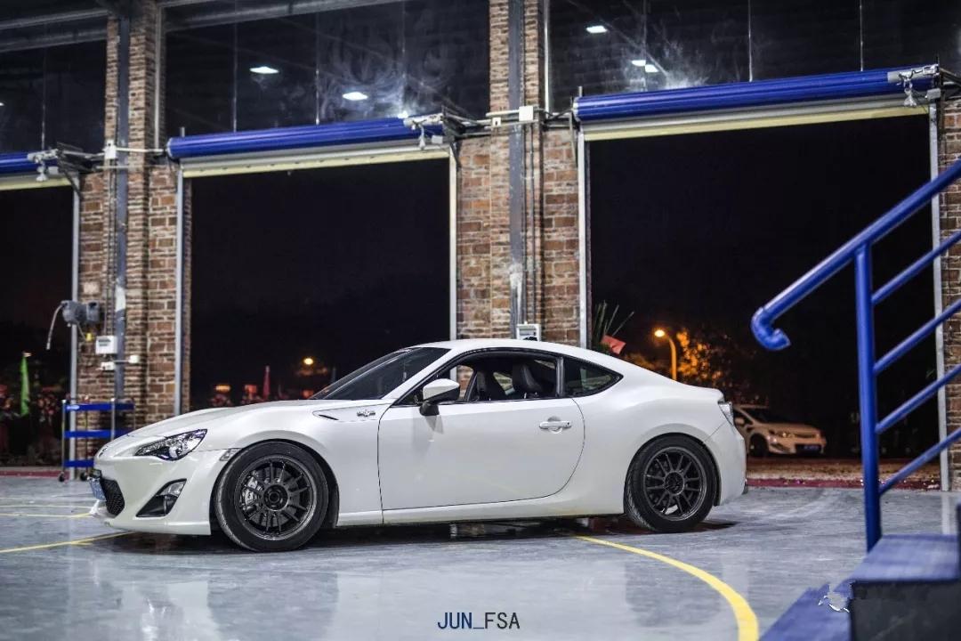 实力与颜值并存，中山车友的这辆GT86只为赛道而生！_易车