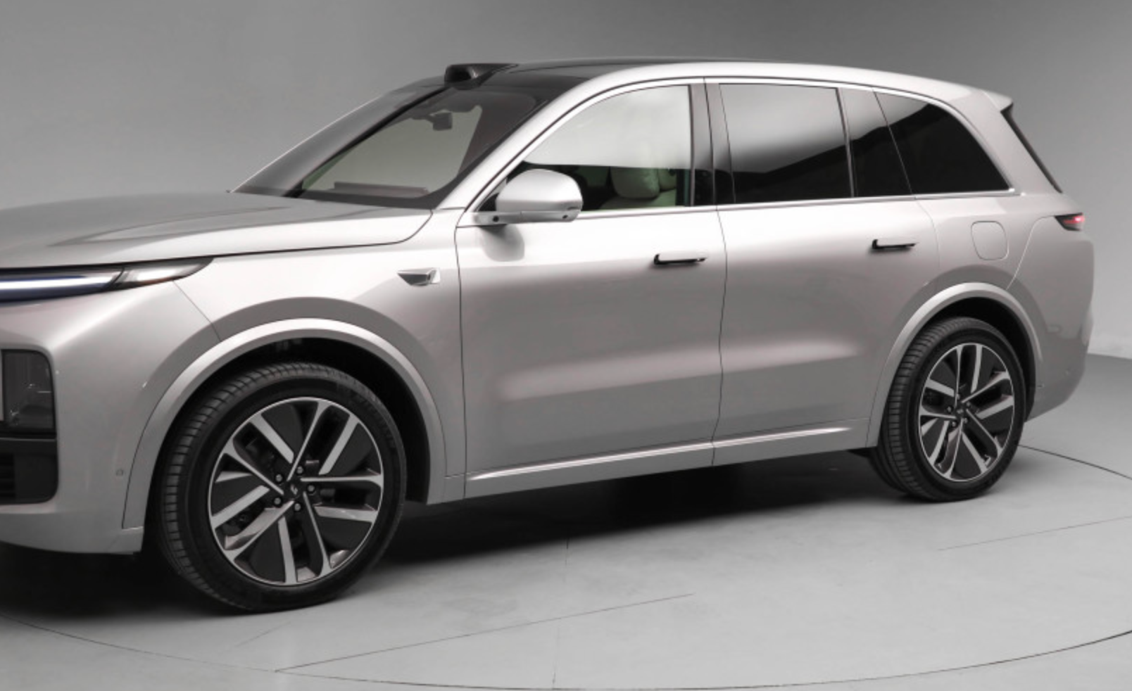 理想L8和L9三大件一样？其CEO减持股份？_理想L9社区_易车社区