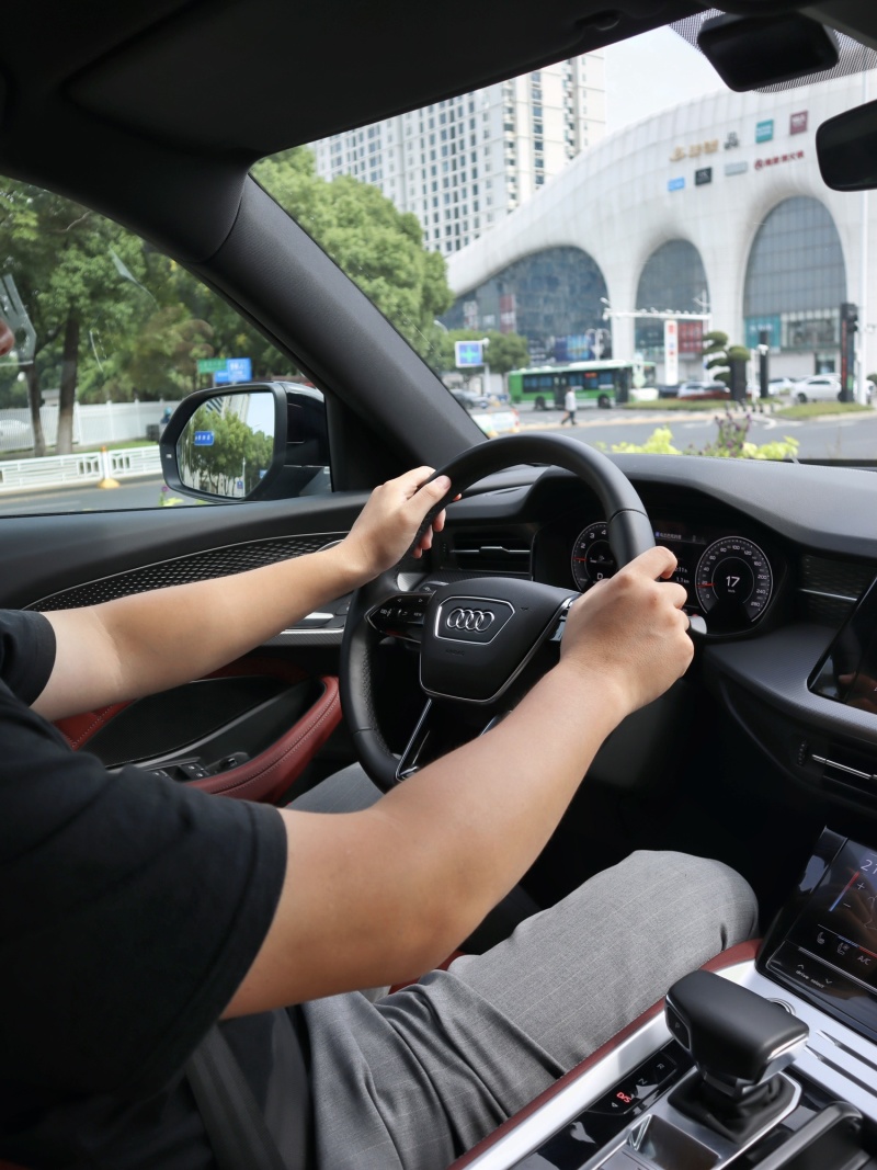 [奥迪Q6 2023款 45 TFSI quattro Roadjet 黑武士 7座]怎么样口碑好不好-车友大碗梅子酱点评-易车