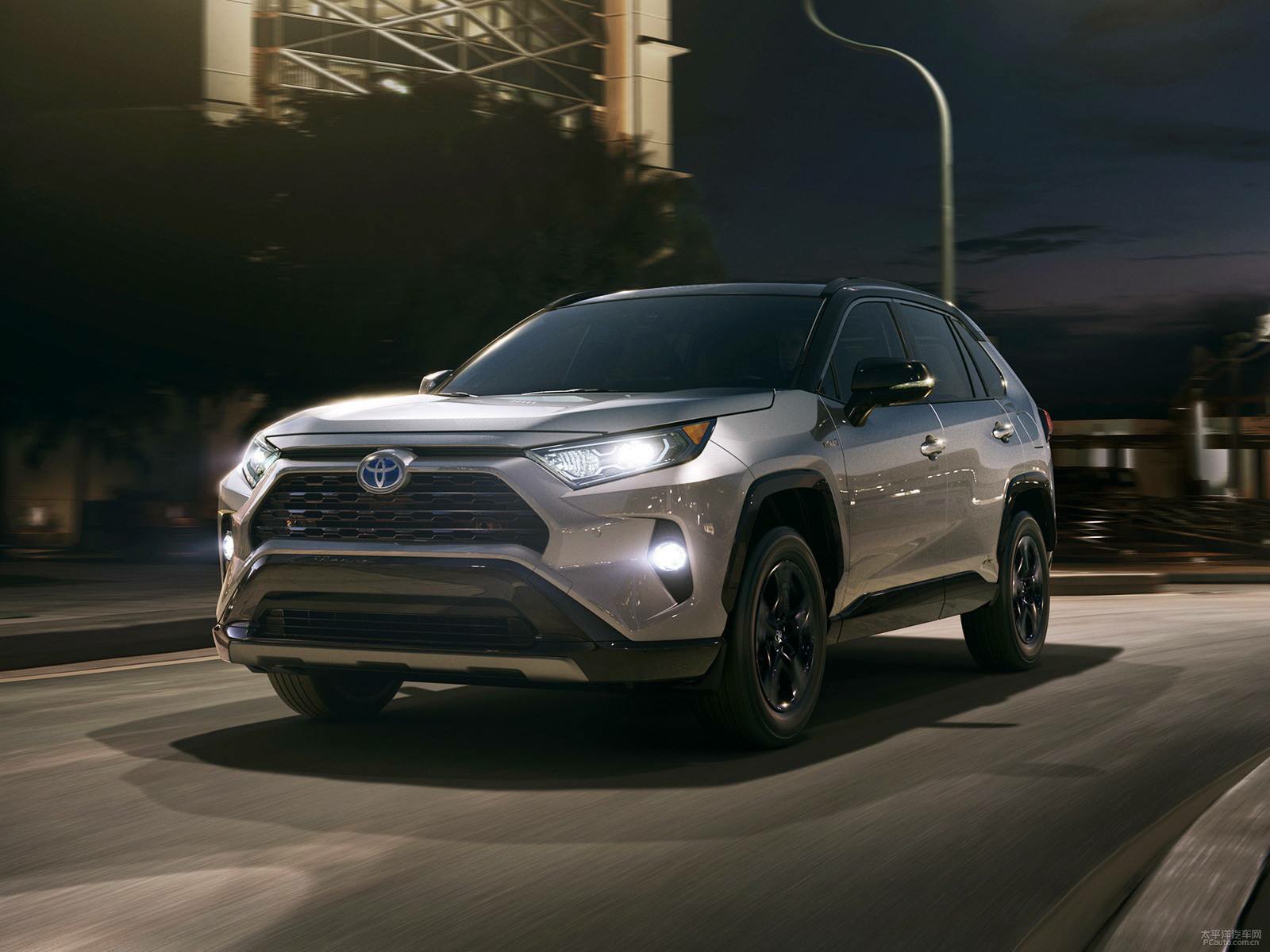 【RAV4荣放评测】丰田RAV4荣放评测_最新RAV4荣放车型详解-易车