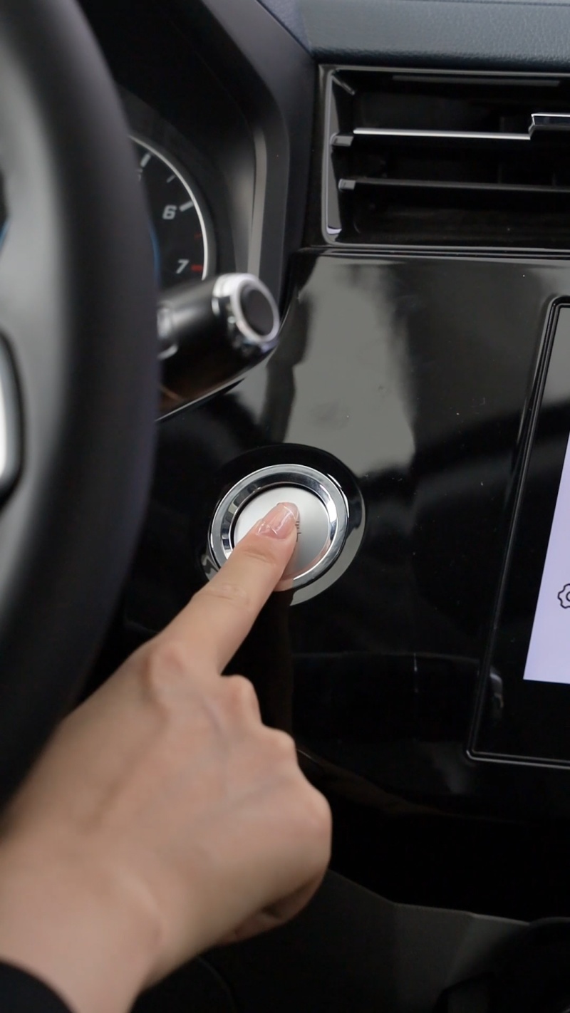 奇瑞瑞虎3x2023款 瑞虎3x 1.5L CVT时尚版车型规格概览视频说明书_车型概览_易车