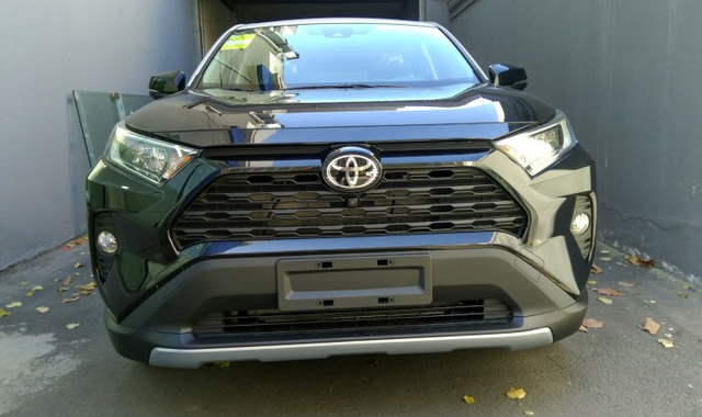 12月RAV4斩获1.52万辆，海外版为何标配爱信8AT，国内只有CVT？_易车