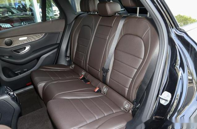 奔驰GLC260是GLC中销量最高的车型，配置丰富、豪华感强！_易车